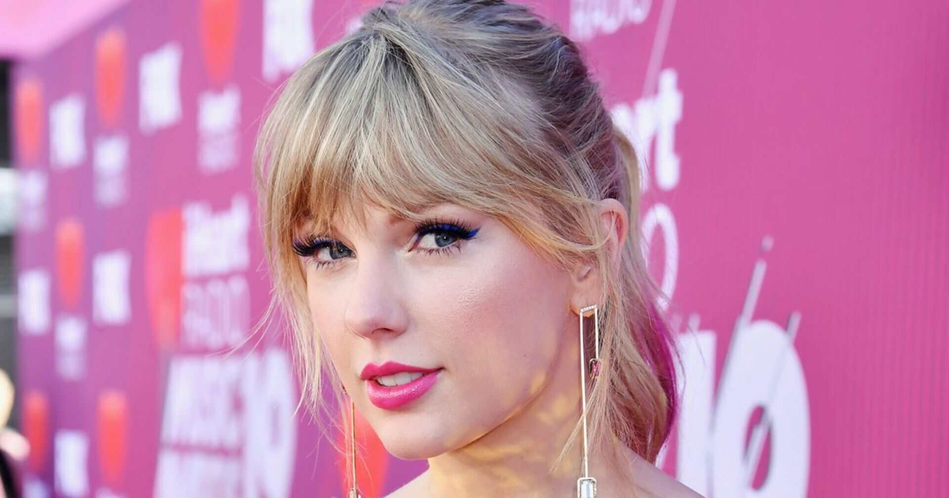 Taylor Swift Height, Age, Boyfriend, Family, Biography & More